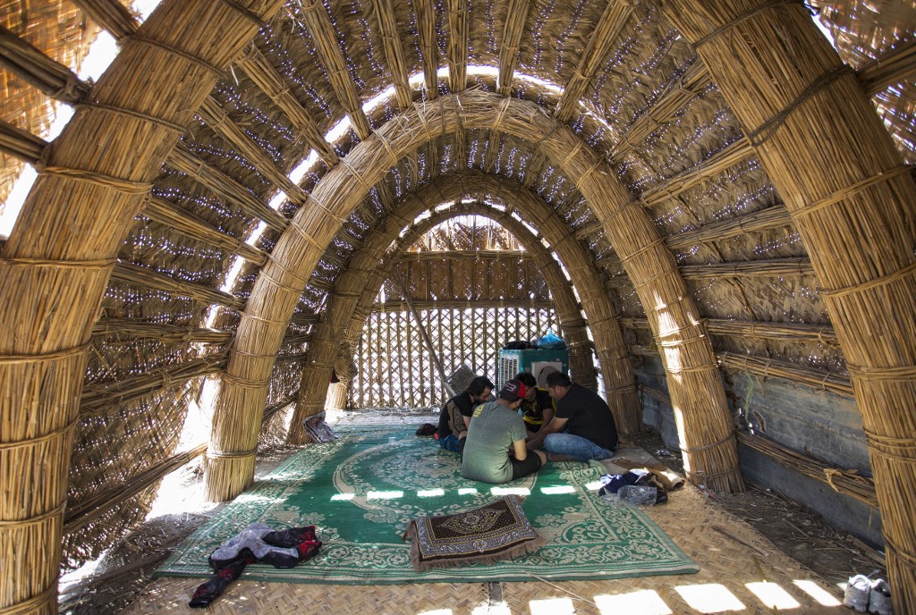 Ecotourists in The Marshes of Iraq | Al Bawaba