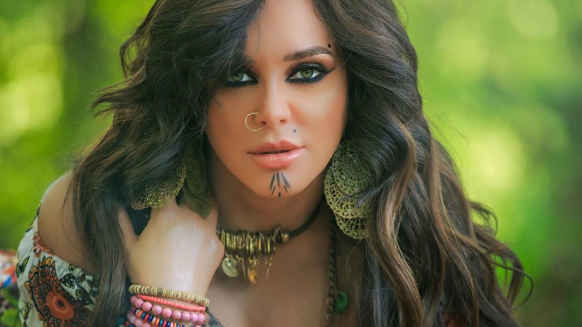 Sulaf Fawakherji Is Gypsy in Latest Photo Session | Al Bawaba