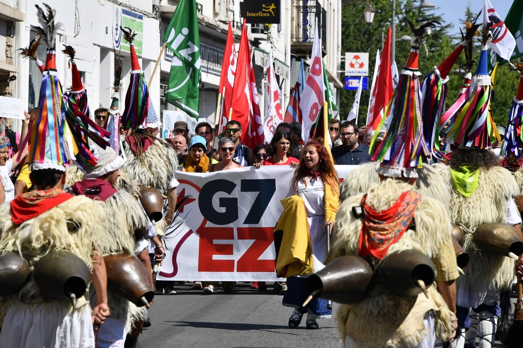 G7 Summit in France Meets With Violent Protests | Al Bawaba