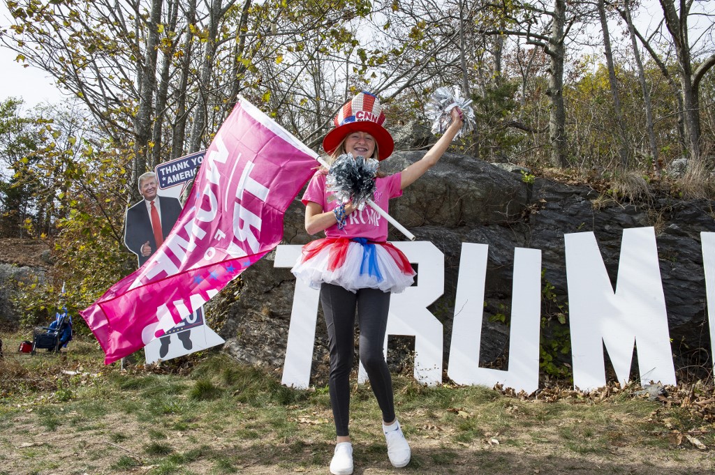Trump Fans Organize 'Trumptober Fest' Costume Contest | Al Bawaba
