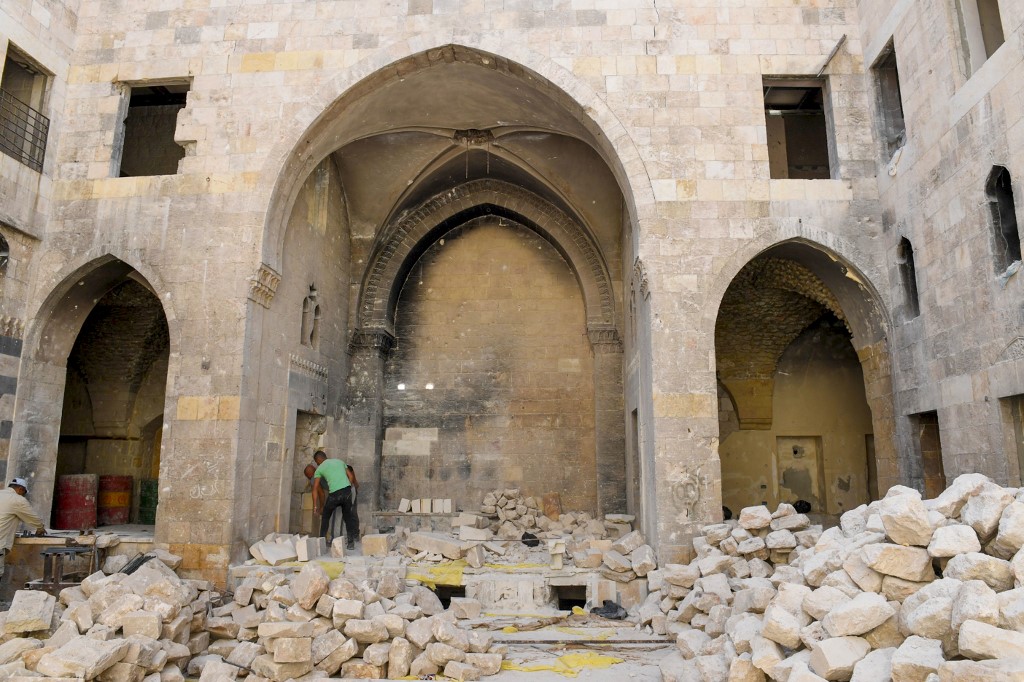Syrian Workers Reconstruct Aleppo's Old City | Al Bawaba