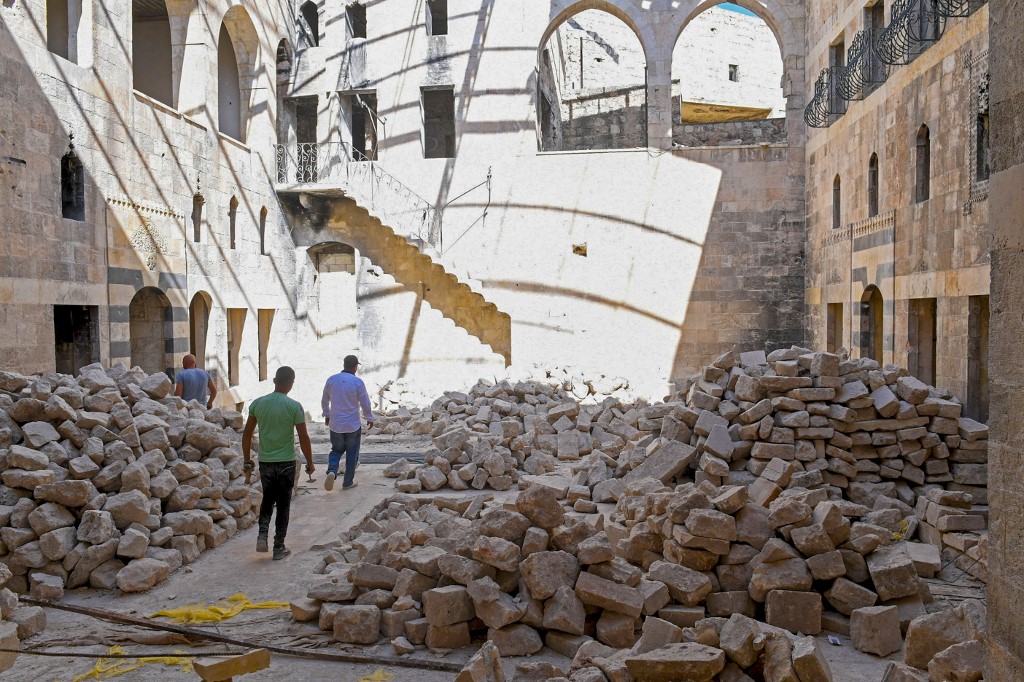 Syrian Workers Reconstruct Aleppo's Old City | Al Bawaba
