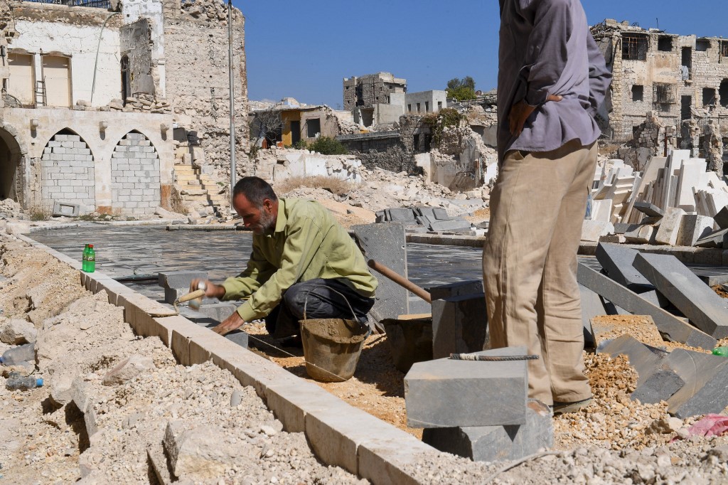 Syrian Workers Reconstruct Aleppo's Old City | Al Bawaba