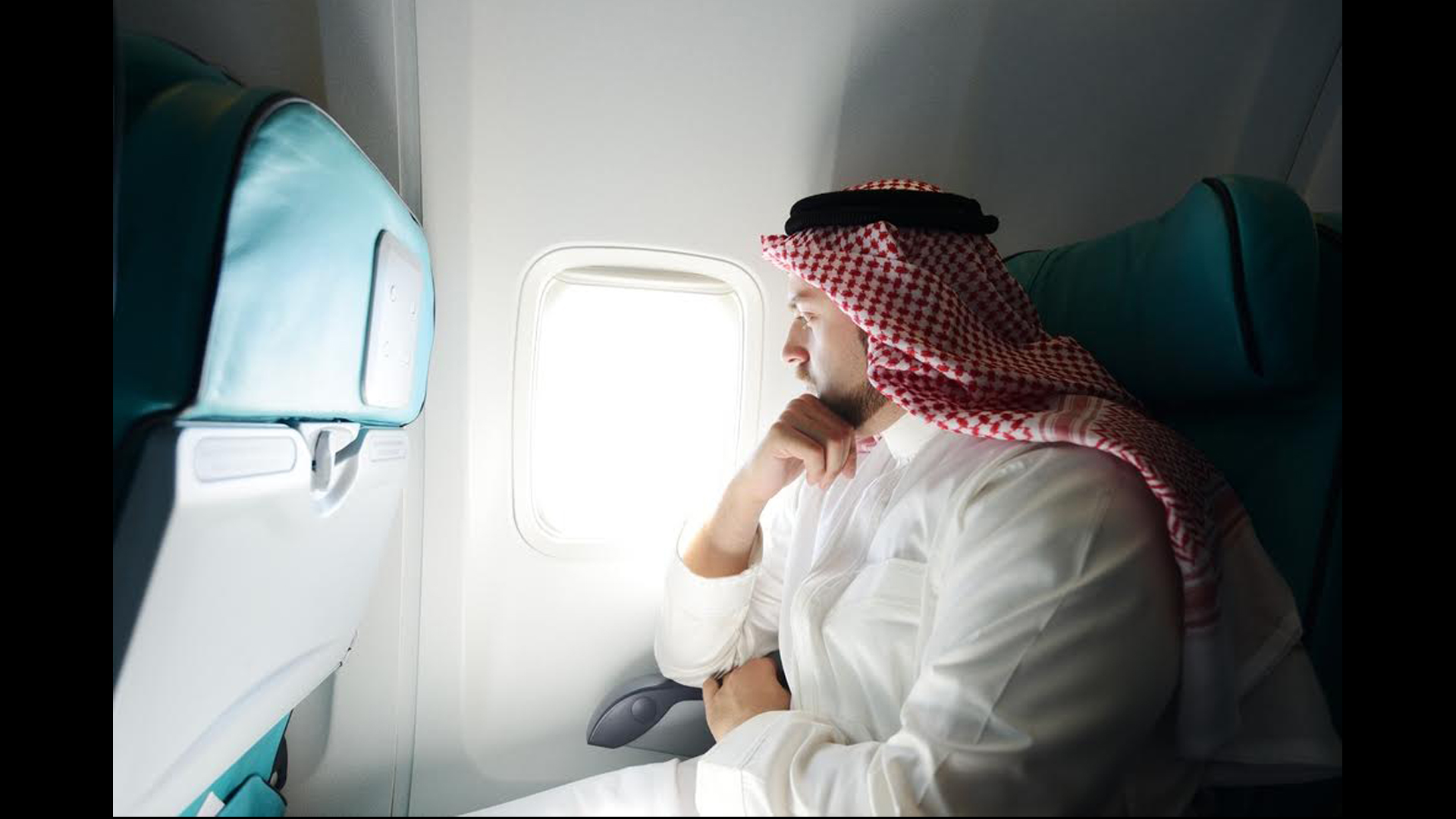 What's scarier: snakes on a plane or Arabs in the airport? | Al Bawaba