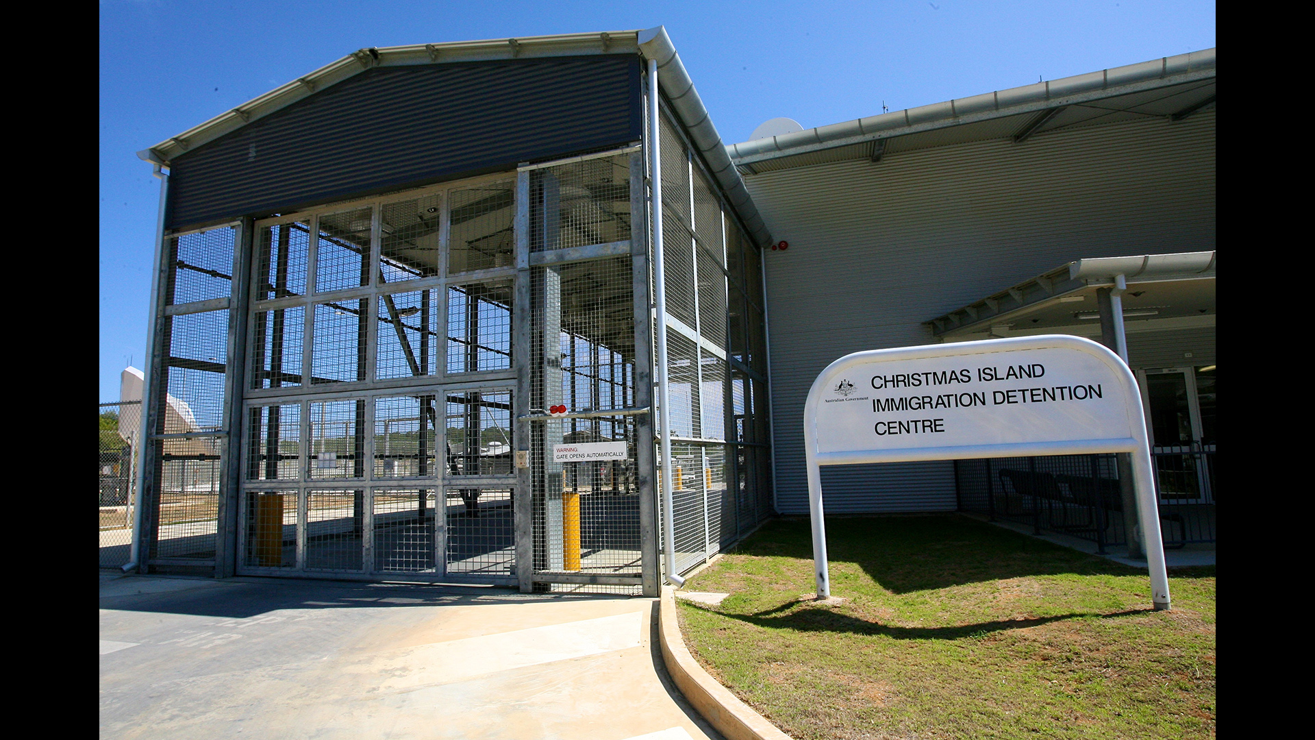 Afraid of Middle Eastern refugees? Fight fear with facts! | Al Bawaba