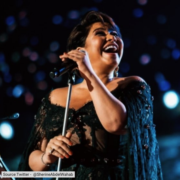 Sherine Abdel Wahab Kisses Her Therapist's Hand | Al Bawaba