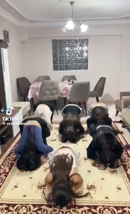 Turkish girls rebuked after TikTok video mocking Islamic prayer | Al Bawaba