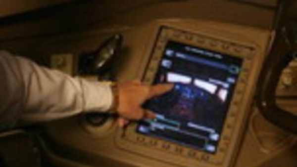 Boeing, Emirates Airline announce largest electronic flight bag order ...