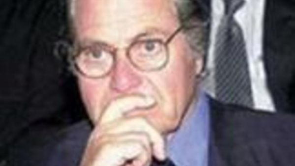 Hussein Fahmi teary-eyed at the Lawyers’ Association | Al Bawaba