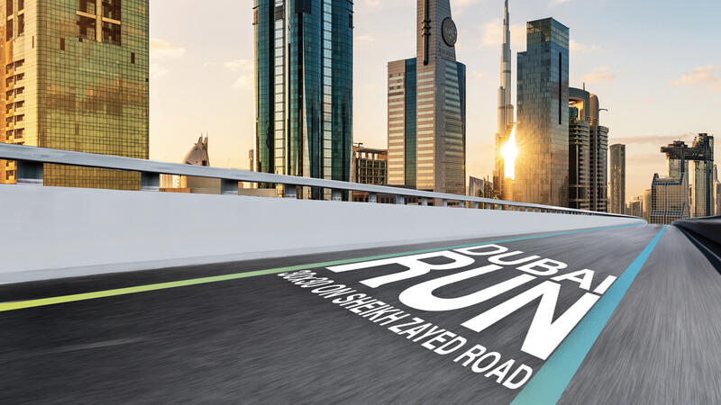 Race Across The Iconic Sheikh Zayed Road At The Dubai Run | Al Bawaba