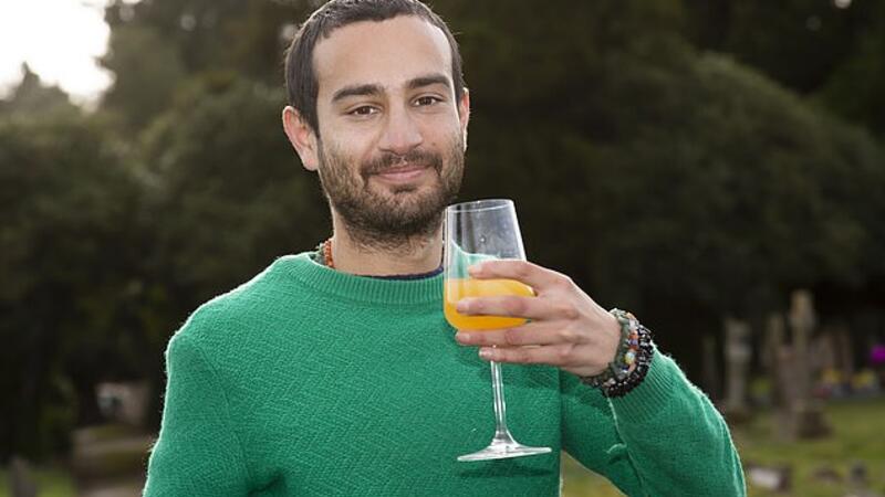 'Drinking My Own Pee Makes Me Happy', One Brit Says | Al Bawaba