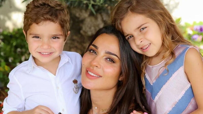 Swollen Face and Bruised Nose! Nadine Njeim Posts First Picture After ...
