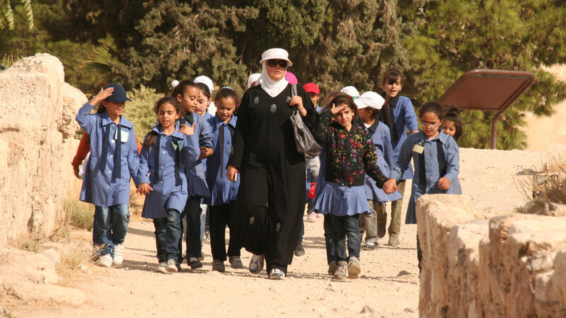 Two Million Jordanian Pupils Head to School After Six-Month Online ...