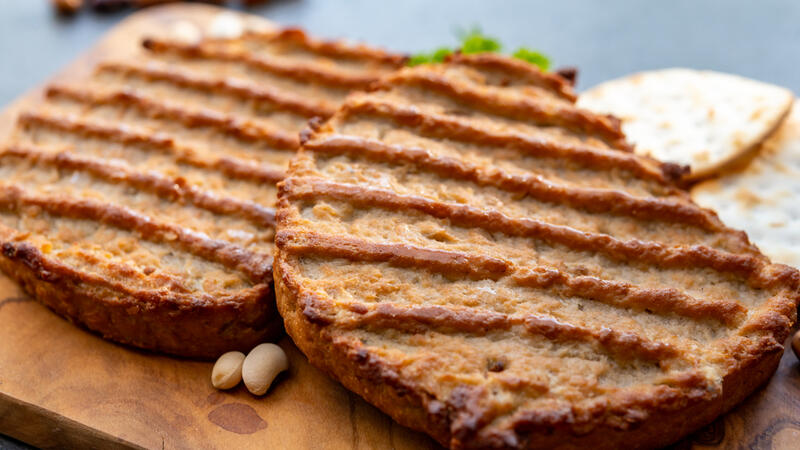 UK Restaurant Sells Vegan Fake Steaks For £20 to £30 | Al Bawaba