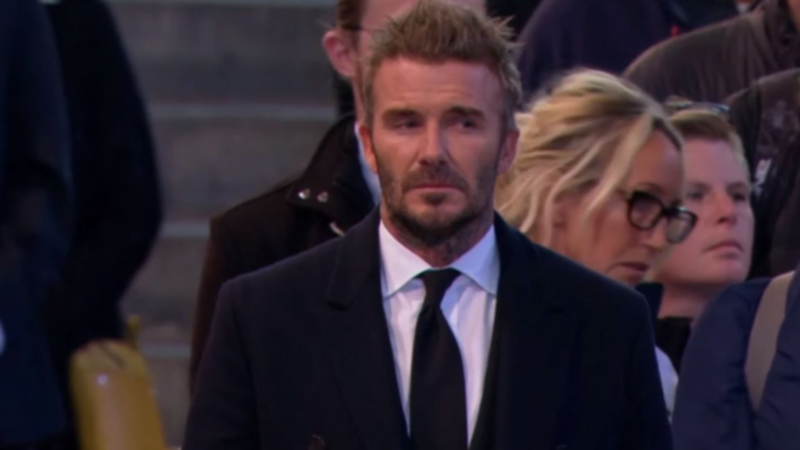 David Beckham Cries as He Mourns Queen Elizabeth | Al Bawaba
