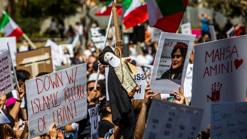 CPJ: Iran Arrests 35 Journalists Amid Violent Protests | Al Bawaba