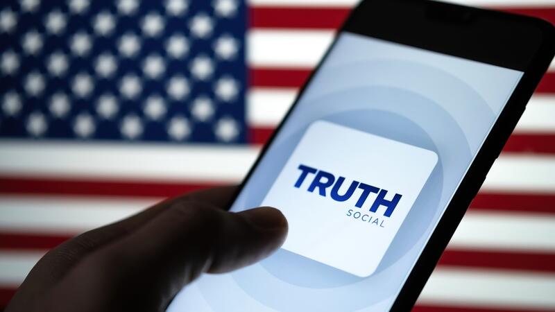 Donald Trump's app Truth Social Is Now Available on Play Store | Al Bawaba