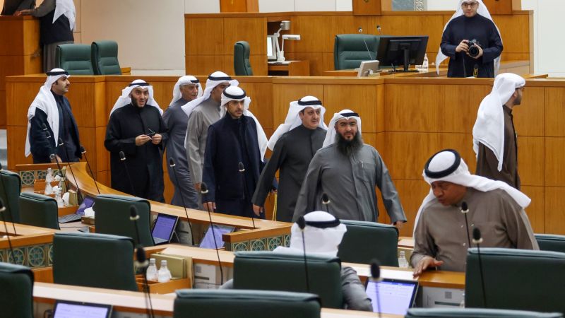 New Kuwaiti government takes oath | Al Bawaba