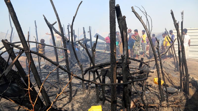 Massive fire engulfs displacement camp in Ma'rib-Yemen | Al Bawaba