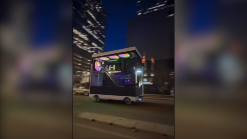 Gaming PC bus roams the streets | Al Bawaba