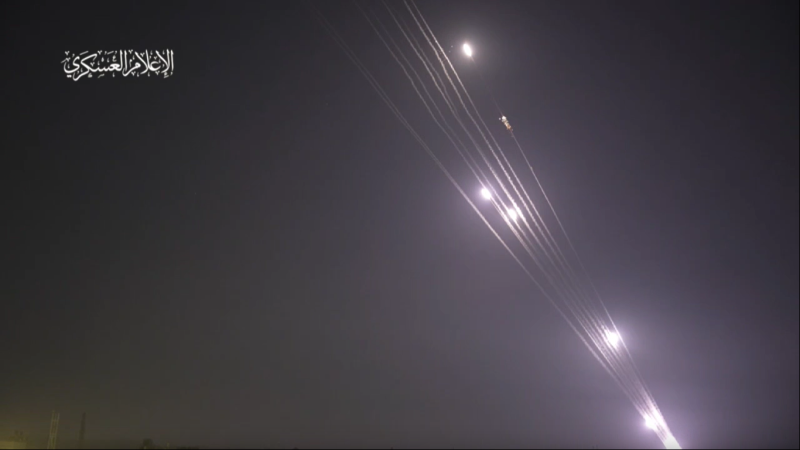 Hamas' Qassam Brigades kick off 2024 with a rocket display | Al Bawaba