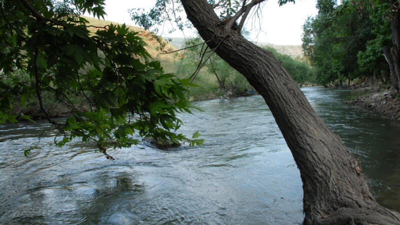 Lebanese MP blames Syrian refugees for river pollution | Al Bawaba