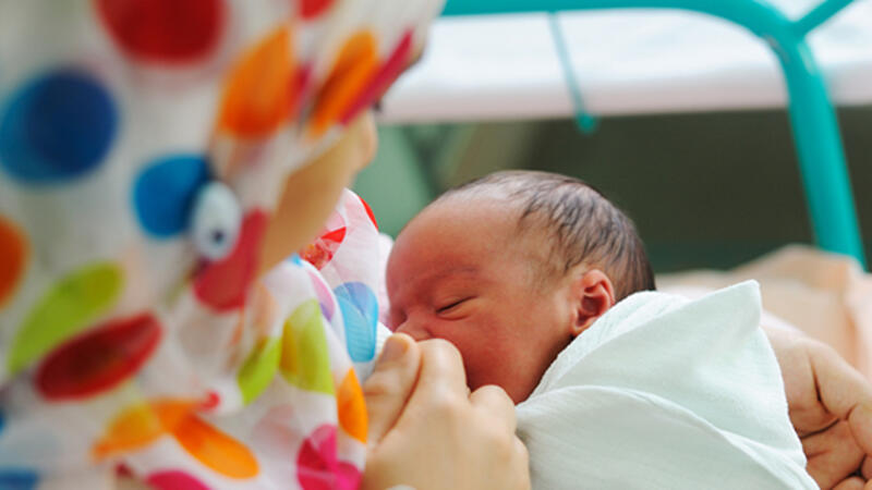 Muslim baby born in the sky | Al Bawaba