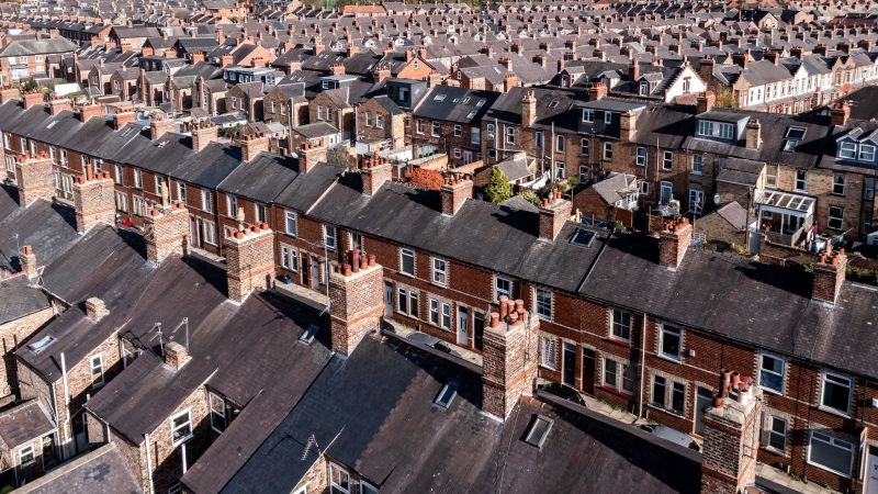 UK housing slump deepens on high interest rates | Al Bawaba