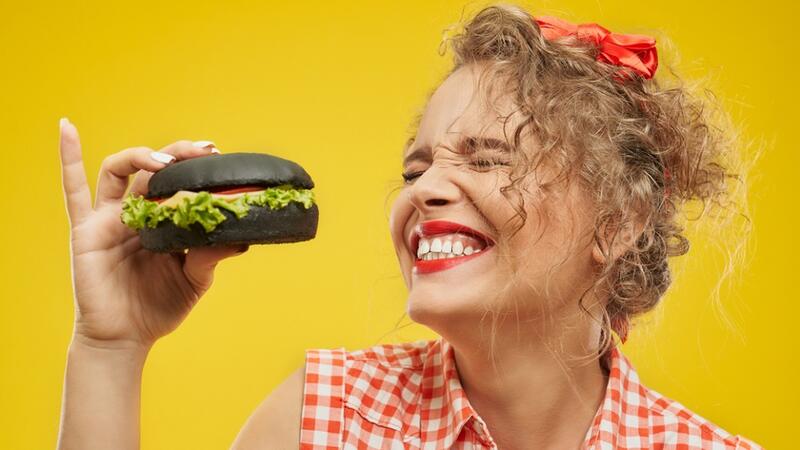 Your Meal Costs One Smile in This Restaurant in UAE | Al Bawaba