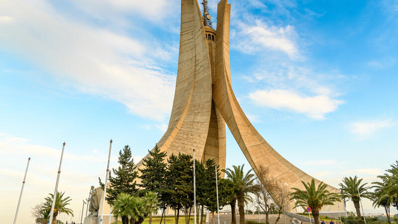 Samsung, TR Ink $3.7 Billion Refinery Deal in Algeria | Al Bawaba