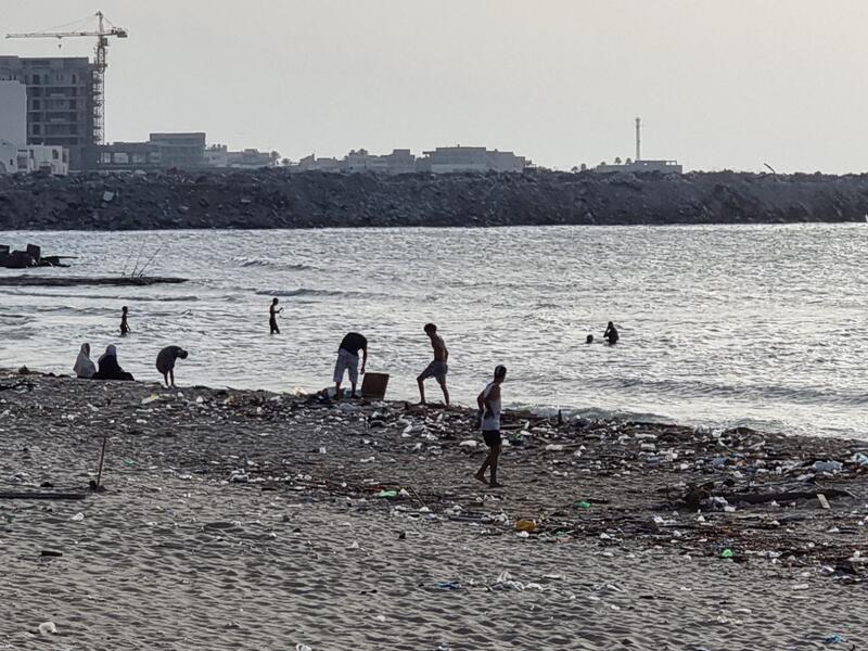 Pollution Hits Libyan Beaches, Prohibits People From The Sea | Al Bawaba