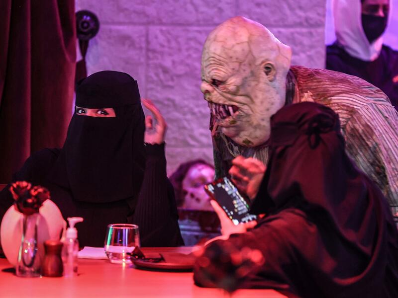 Eating Next to Corpses, Blood: Saudi Gives You a New Experience | Al Bawaba