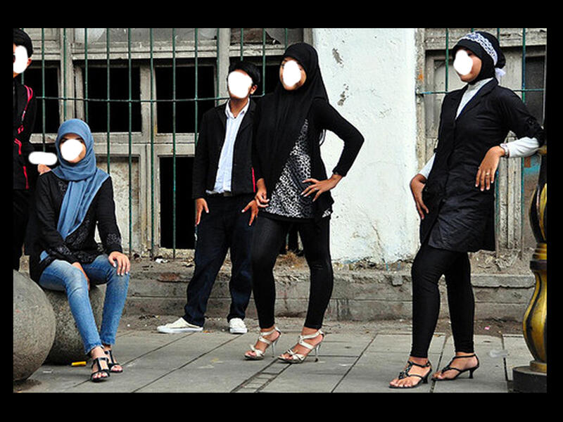 Hijabis gone wild! Can Muslim women pull-off 'modern' revealing dress ...