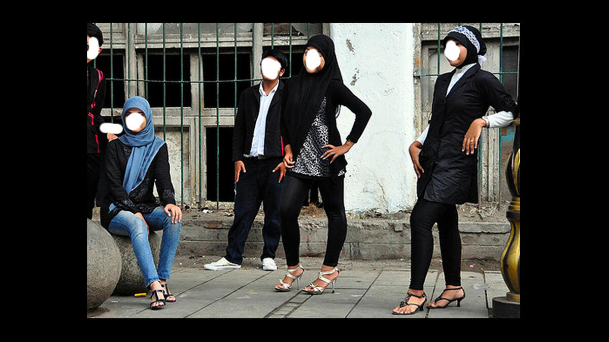 Hijabis gone wild! Can Muslim women pull-off 'modern' revealing dress ...