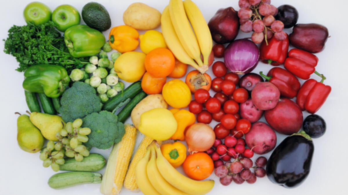 ما علاقة الفاكهة والخضروات بالسعادة؟ | البوابة