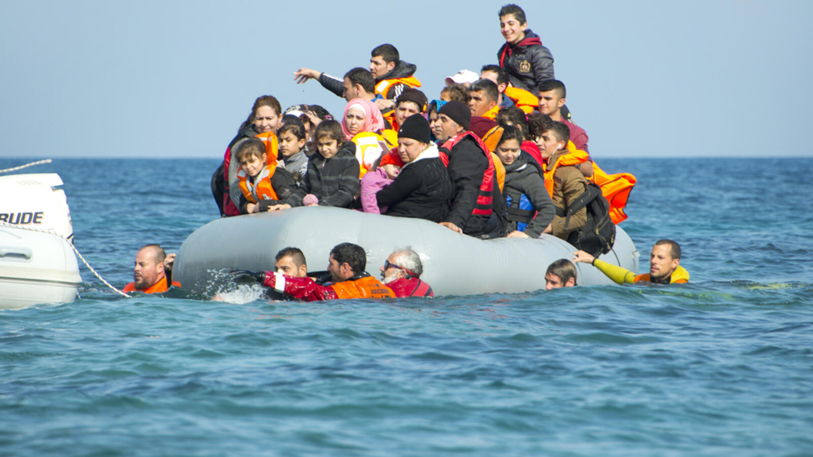 Lebanese Army Seizes Boat Carrying 34 Syrian Refugees | Al Bawaba