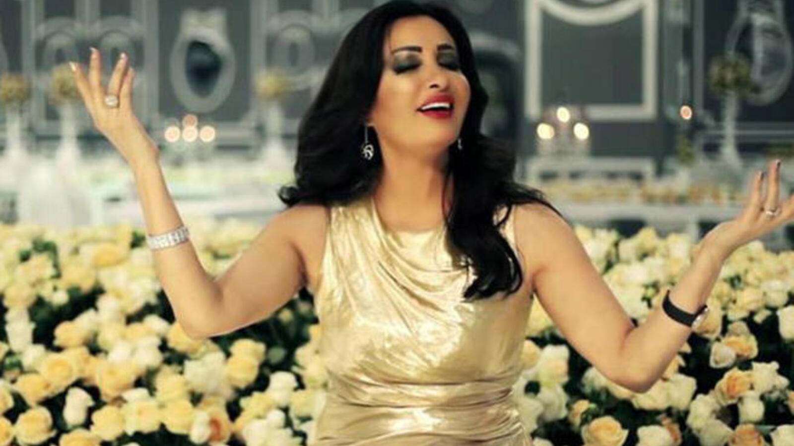 Every fan's dream: Latifa treats her Facebook fans to a fab "musical ...