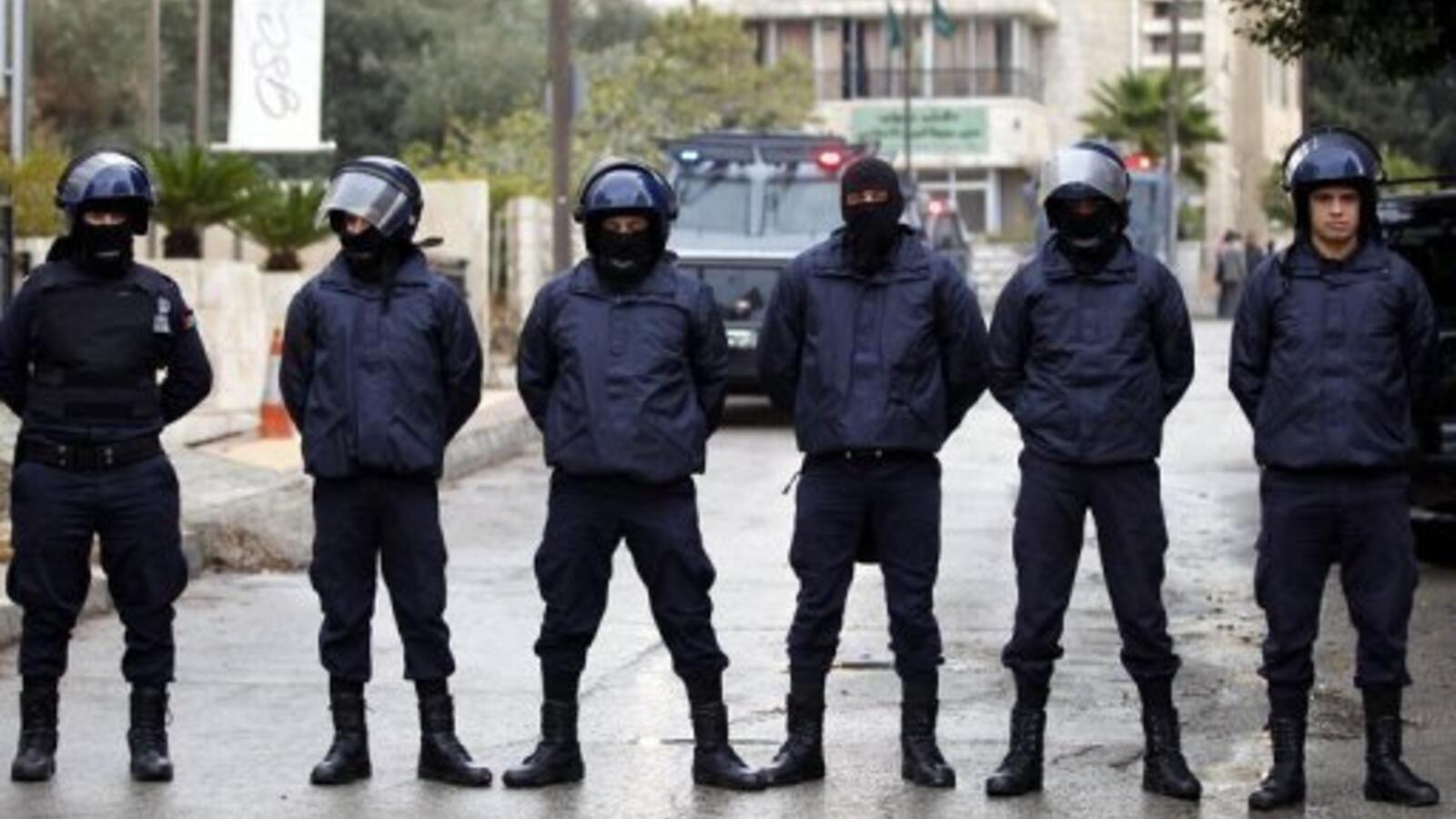 Protesters in Jordan’s Madaba clash with police over unemployment | Al ...