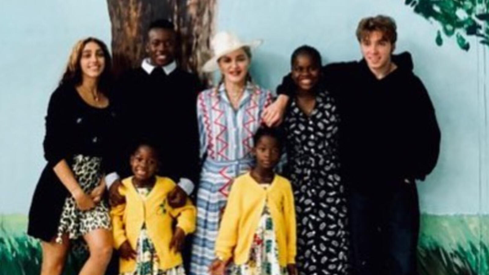 Madonna Shares a Picture of Her With Her Six Children | Al Bawaba