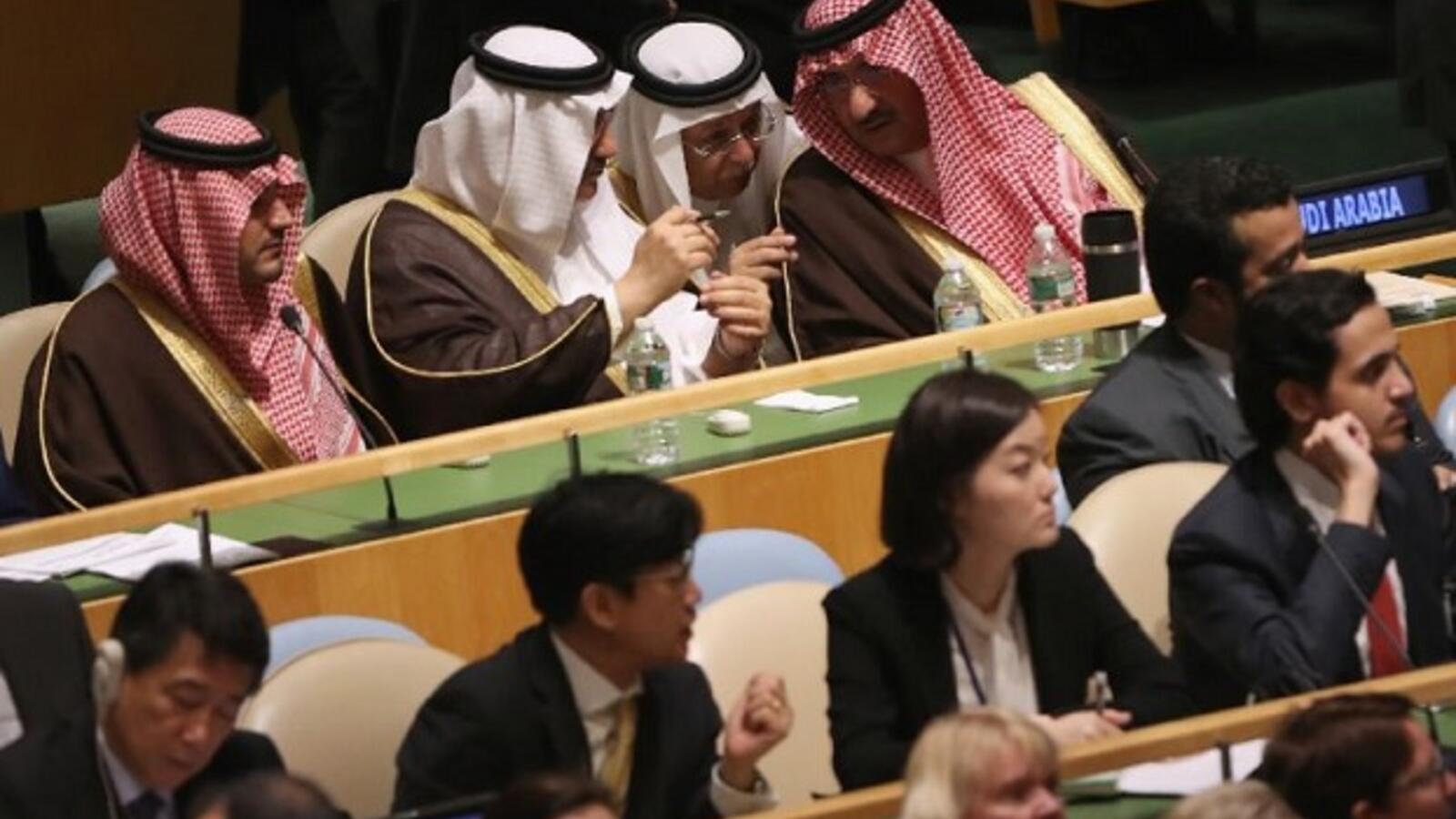 Saudi Arabia Spends $43.5 Billion on Government Employees in 2017 | Al ...