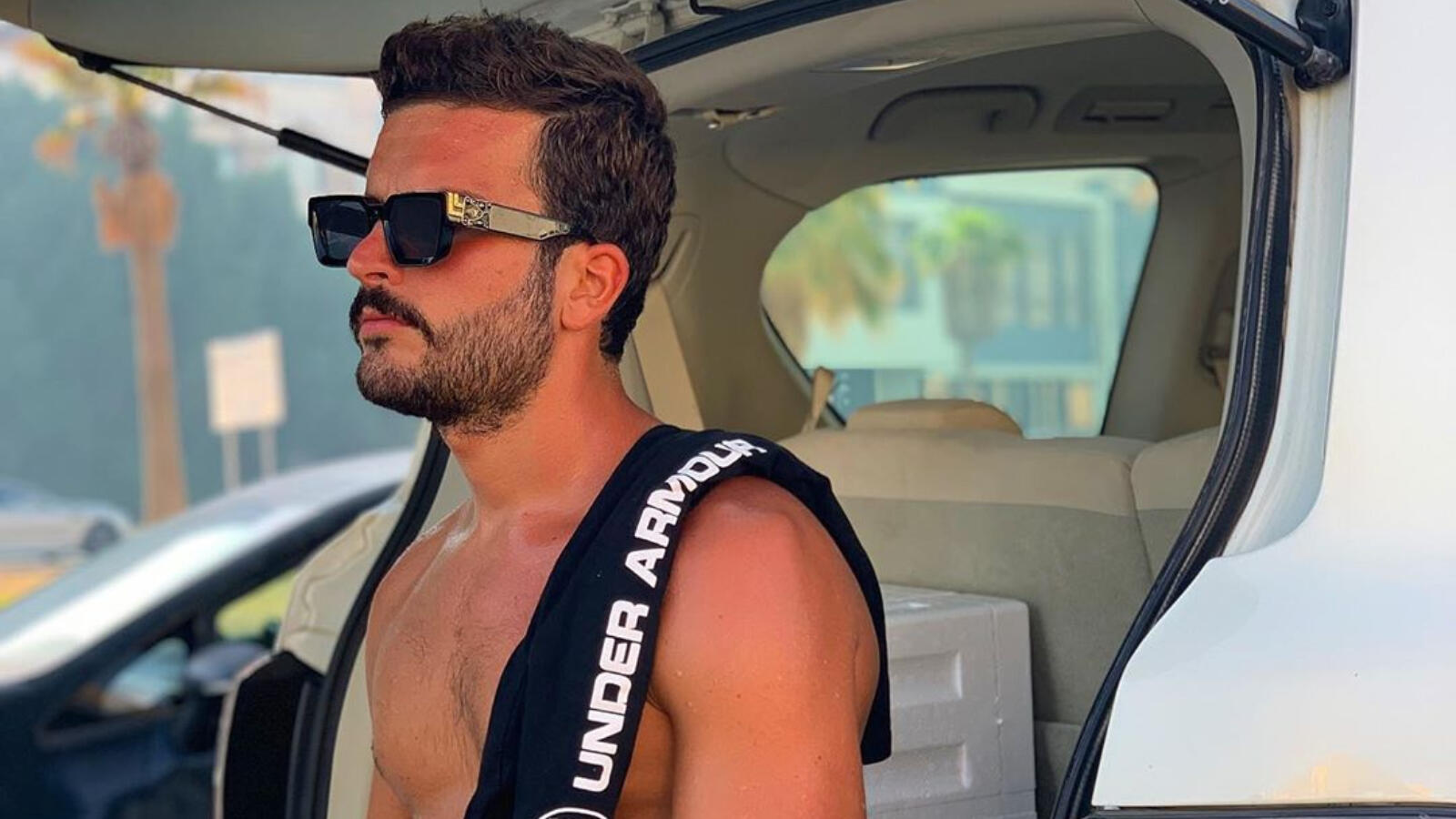 Saudi Actor Muhannad Al-Hamdi Under Fire!.. Kissing Blondie Then ...