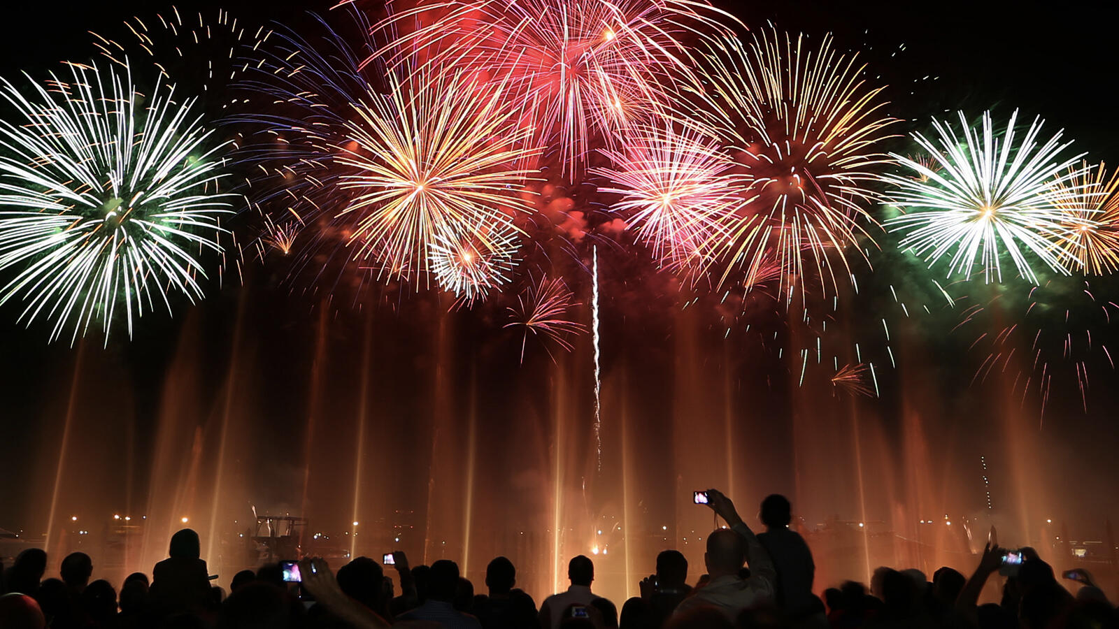 Top tips to catch the UAE National Day fireworks | Al Bawaba