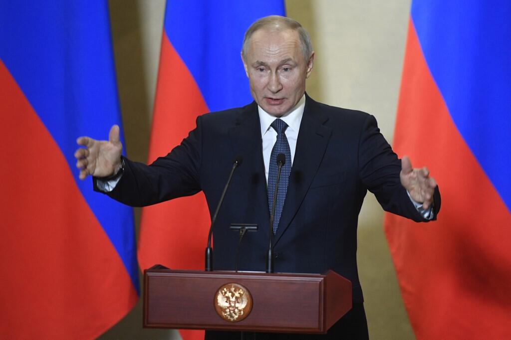 Vladimir Putin is Being Protected From Covid-19 Around The Clock | Al ...