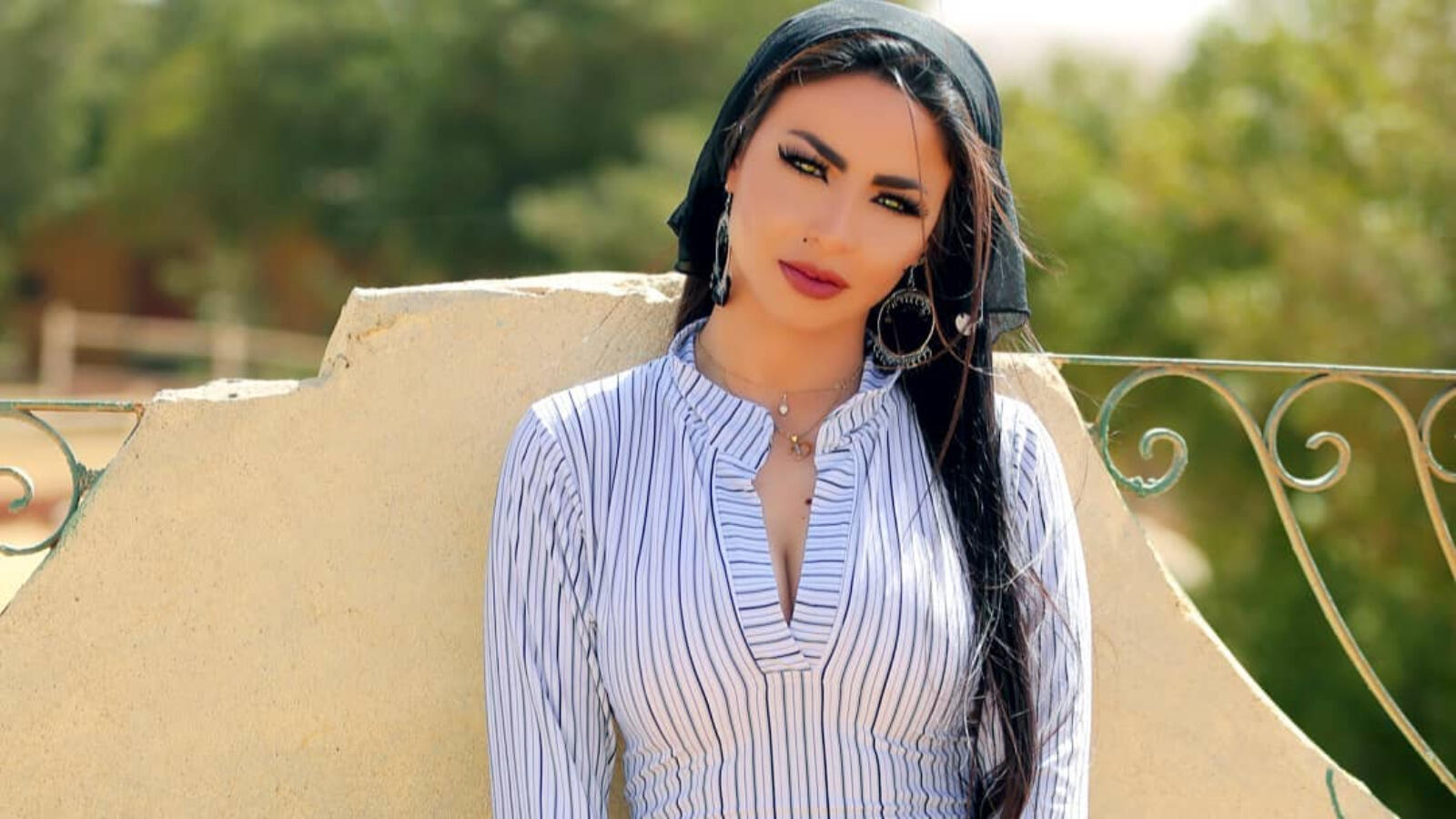 I'm Sexy and I Know It! Bikini Clad Dolly Shahine Puts Her Curves on ...