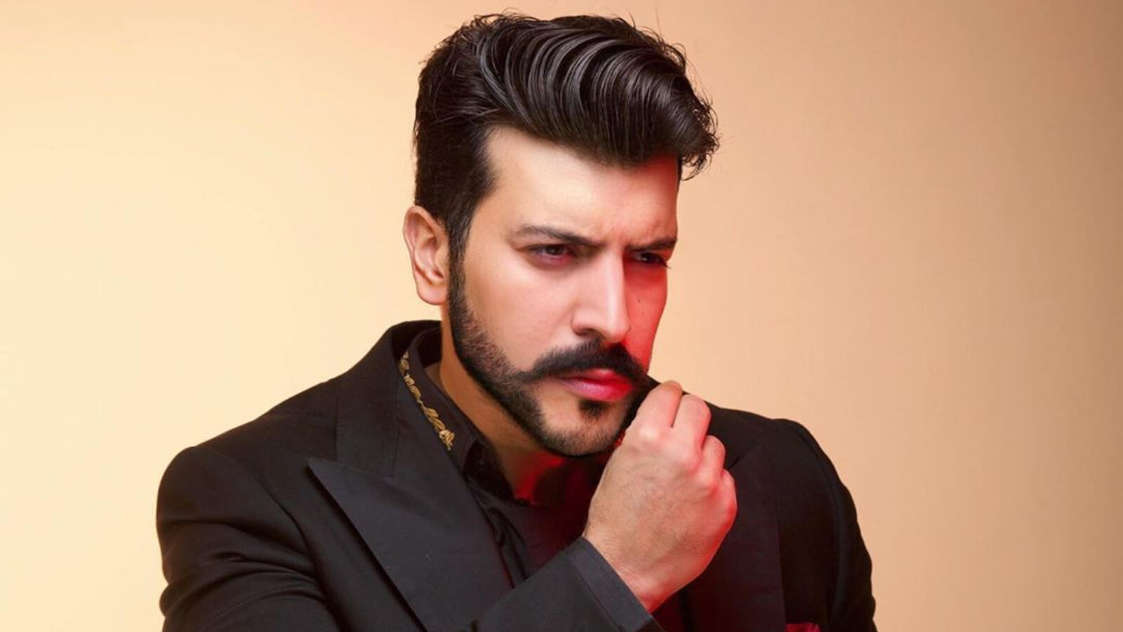 Fashionable Disease! Kuwaiti Singer Orders Fendi Mask & Brags About It ...