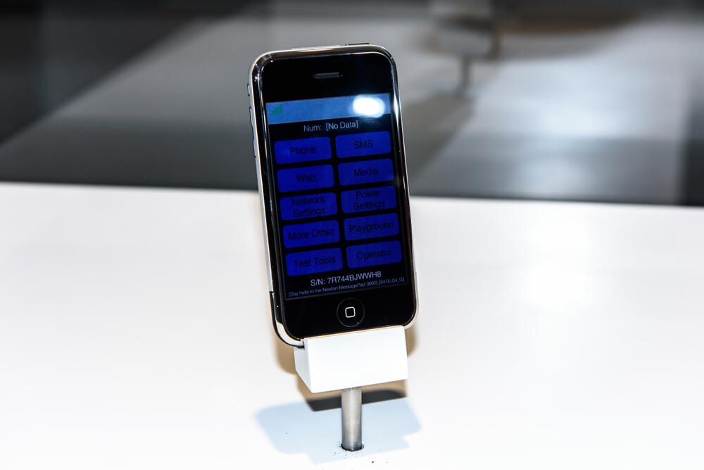 The Evolution of the iPhone: Every Model from 2007–2020 | Al Bawaba