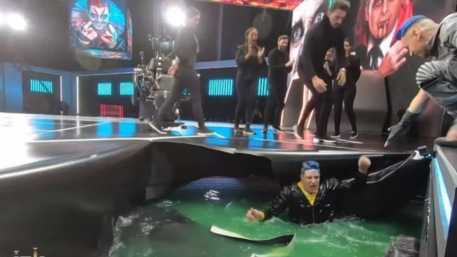 Did He Break His Arm? Watch How This Guest Fell in the Water Tank in ...