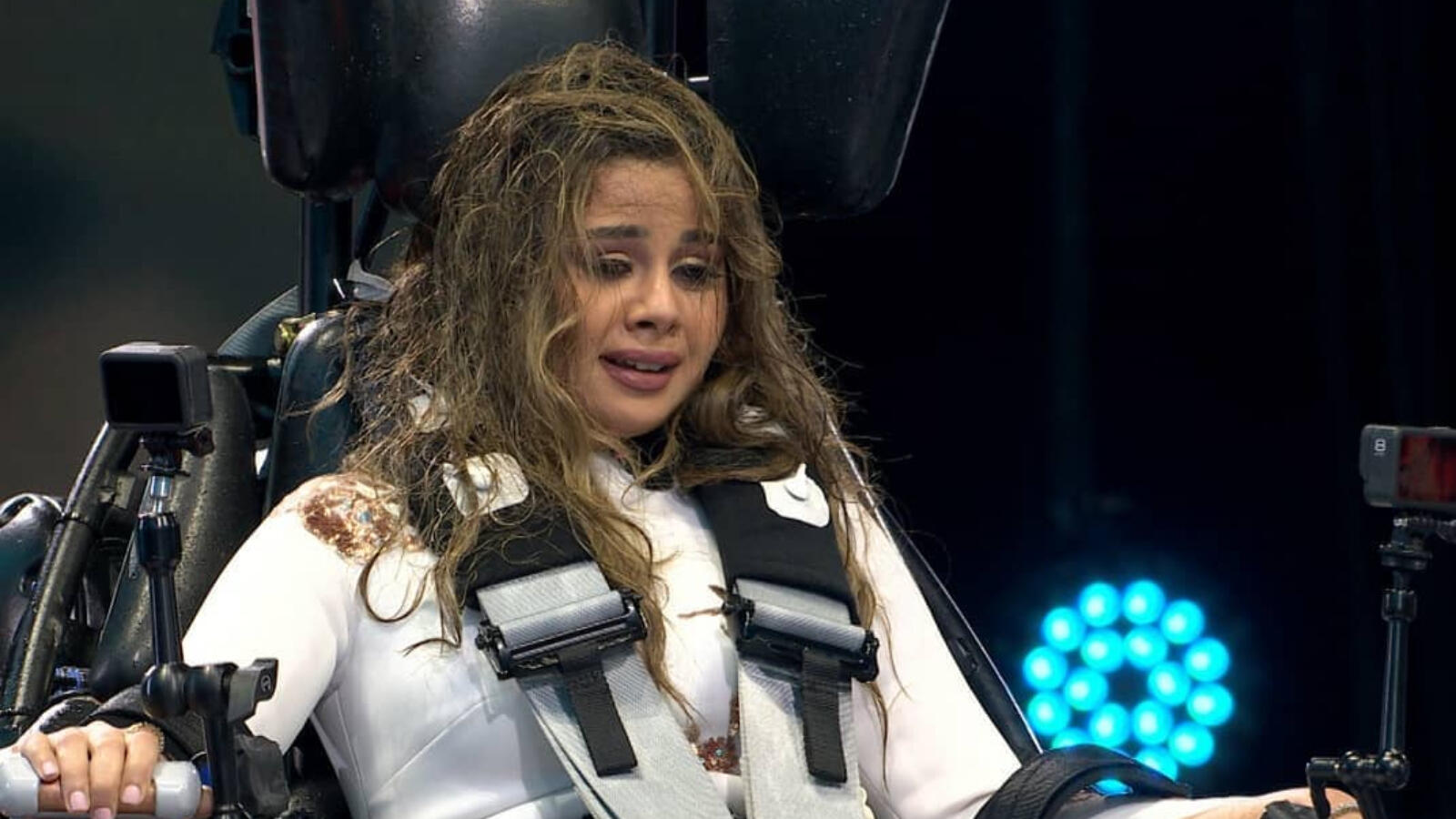 Menna Arafa Nearly Avoided a FATAL Accident in Ramez Majnoon Rasmi ...