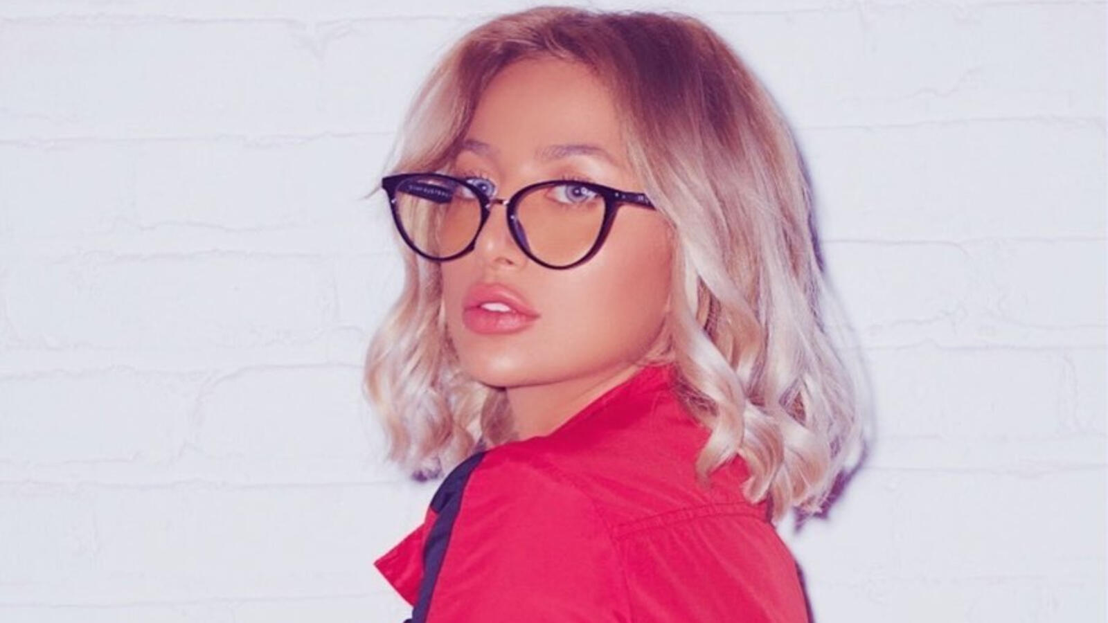 Model Roz's Old Photos Before Plastic Surgeries Shocks Followers! | Al ...