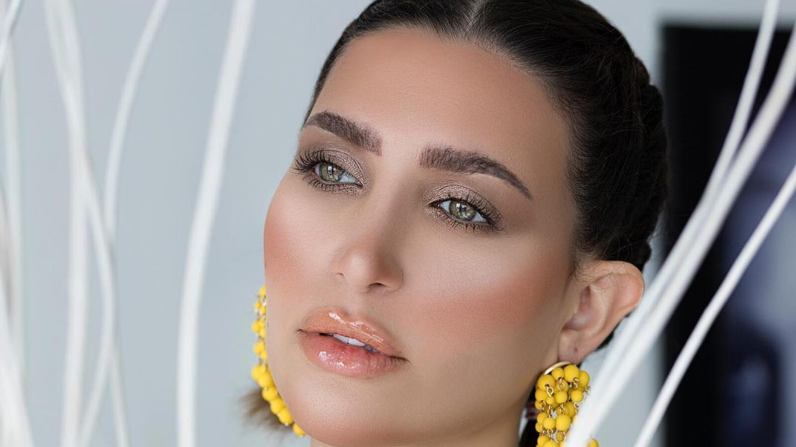 The Princess and the Maids! Kuwaiti Fashionista Dr. Kholoud Provokes ...